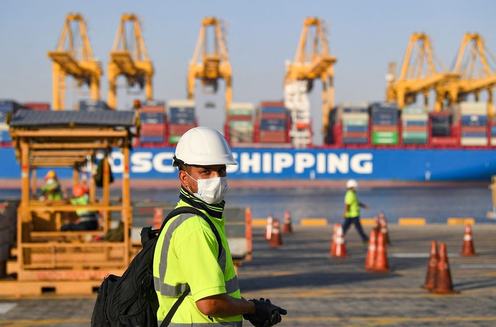 Fire Erupts In Dubai Port Blast; Firefighters Working To Put Out Blaze ...