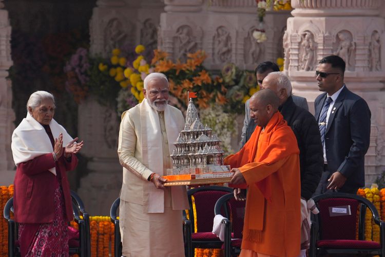 Inde : Modi Inaugure Un Temple Hindou Qui Remplace Une Mosquée À ...