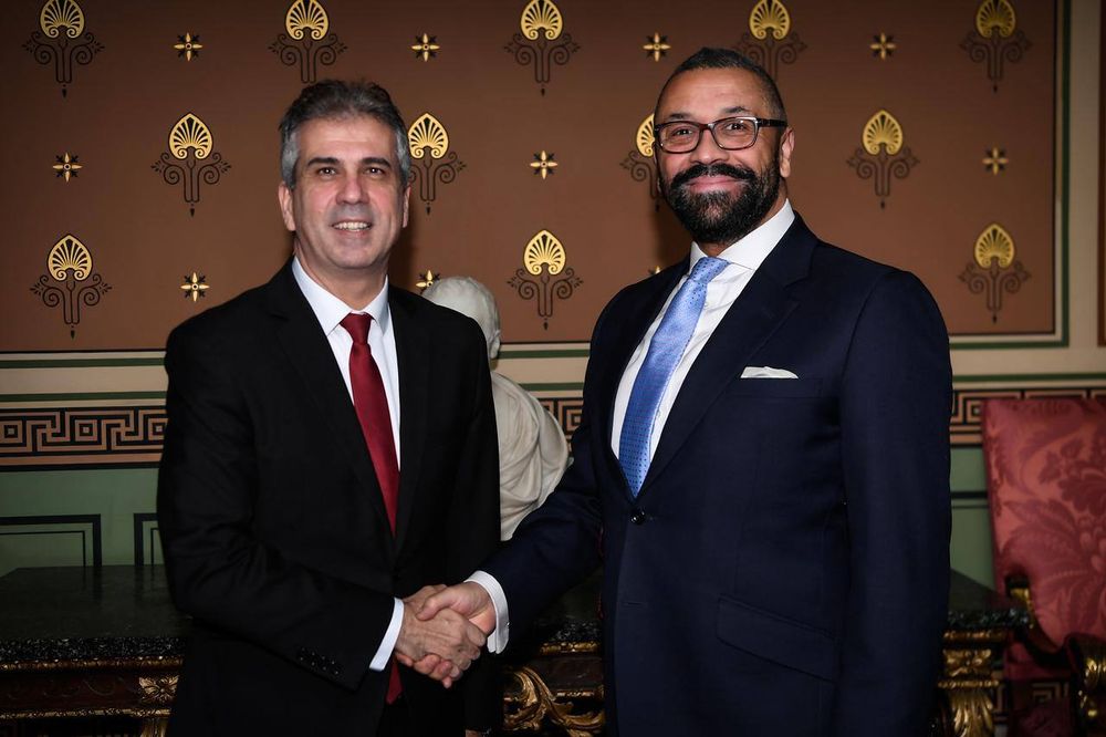 وزير الخارجية الإسرائيلي يبحث مع نظيره البريطاني الملف الإيراني