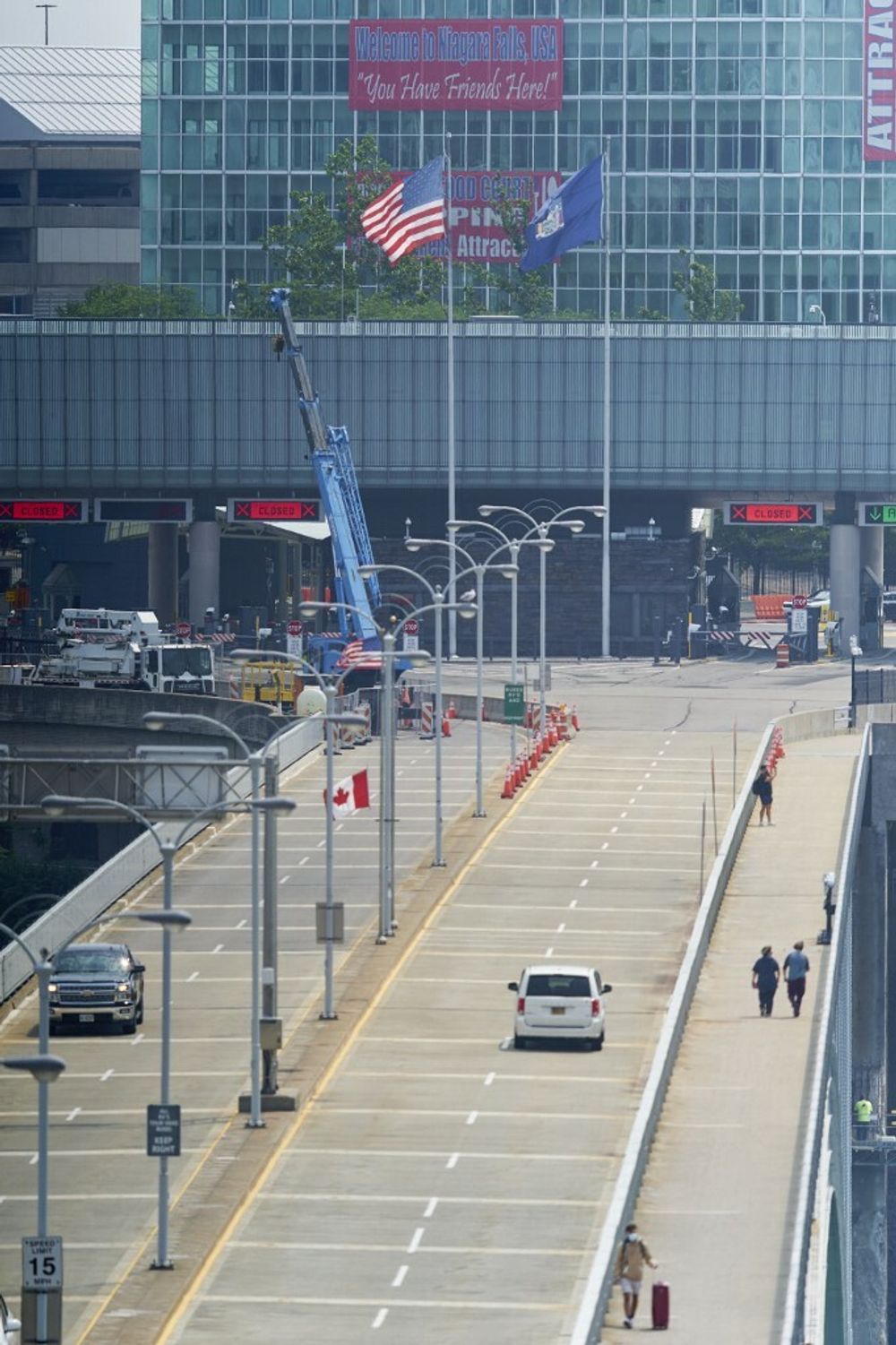 Car Explodes On Canada's Rainbow Bridge: FBI Suspects Terror Attack ...