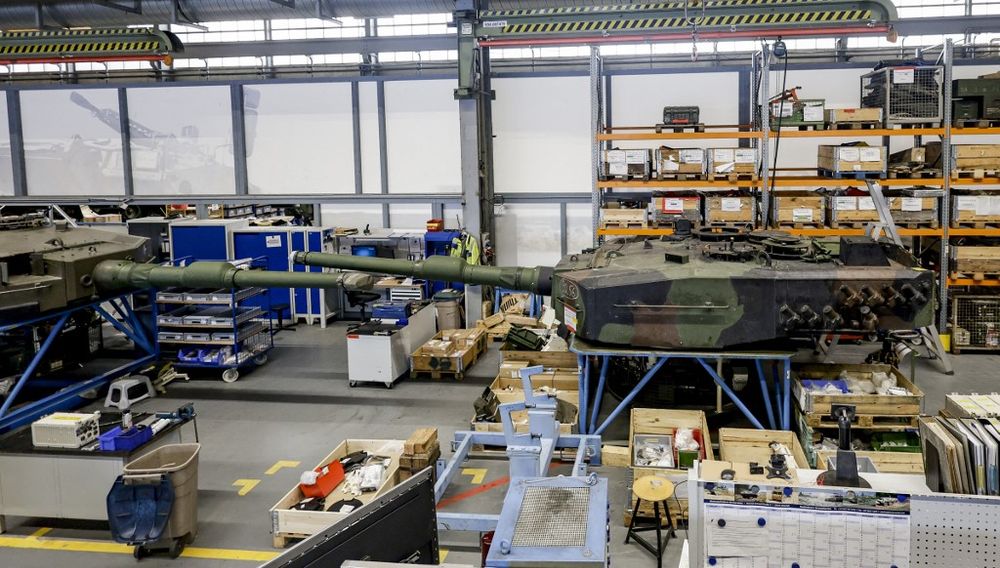 Poland Opens Service Center To Repair Leopard Tanks For Ukraine - i24NEWS
