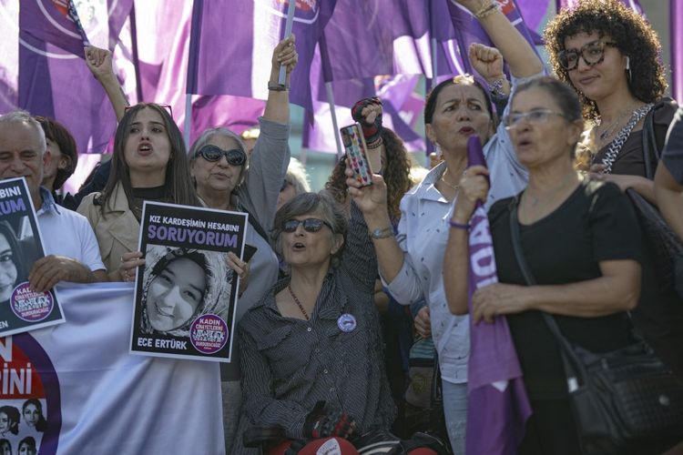 Turkish Court Drops 'morality' Charges Against Anti-femicide Activist ...