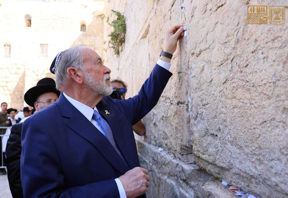 Le Nouvel Ambassadeur Des États-Unis Au Mur Des Lamentations : "Je Prie ...