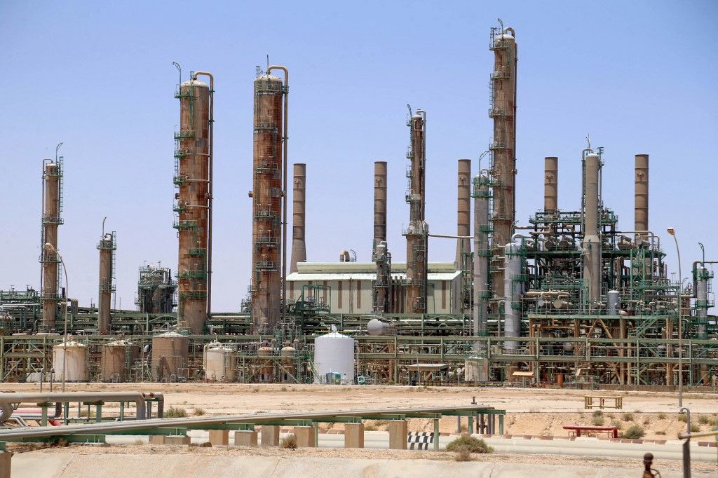Libyan Farmers Suffer From Nearby Oil Field Pollution - i24NEWS