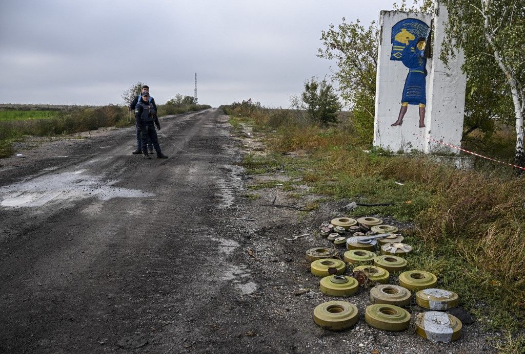 Ukraine Demining Teams Race To Clear Danger Before Winter - i24NEWS