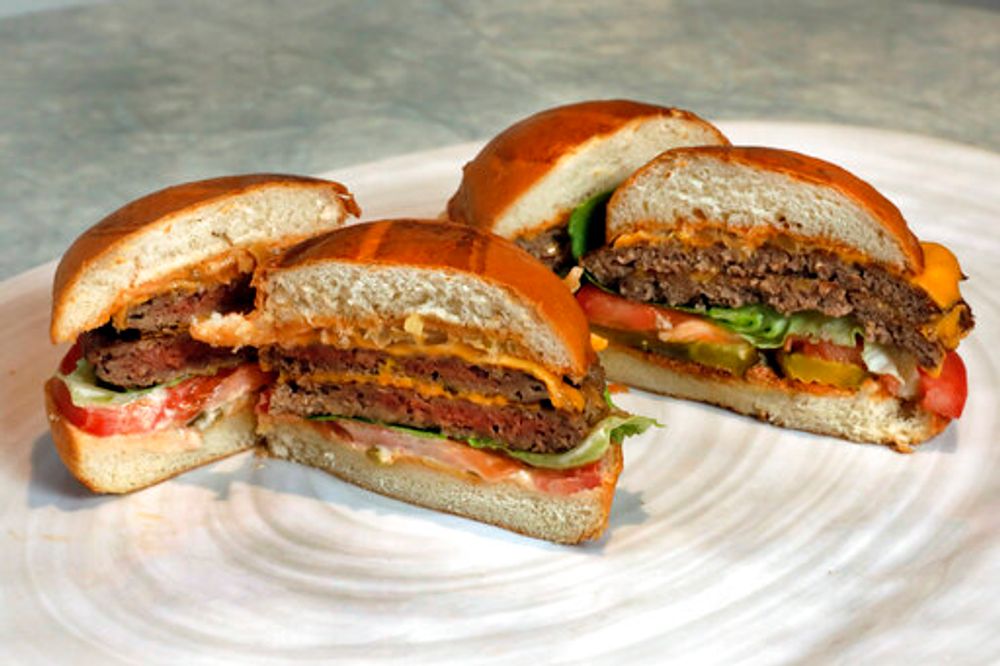 Israeli Company Makes Vegan Meat Bleed Using Algae - i24NEWS