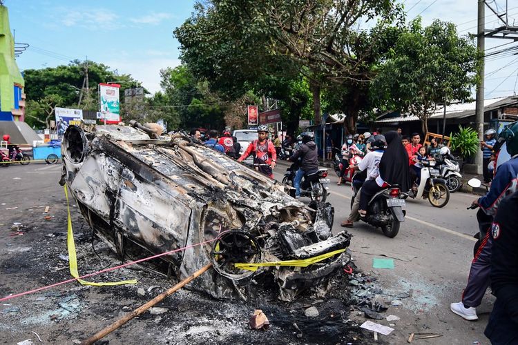 At Least 125 Killed In Riot, Stampede At Indonesia Soccer Match - i24NEWS