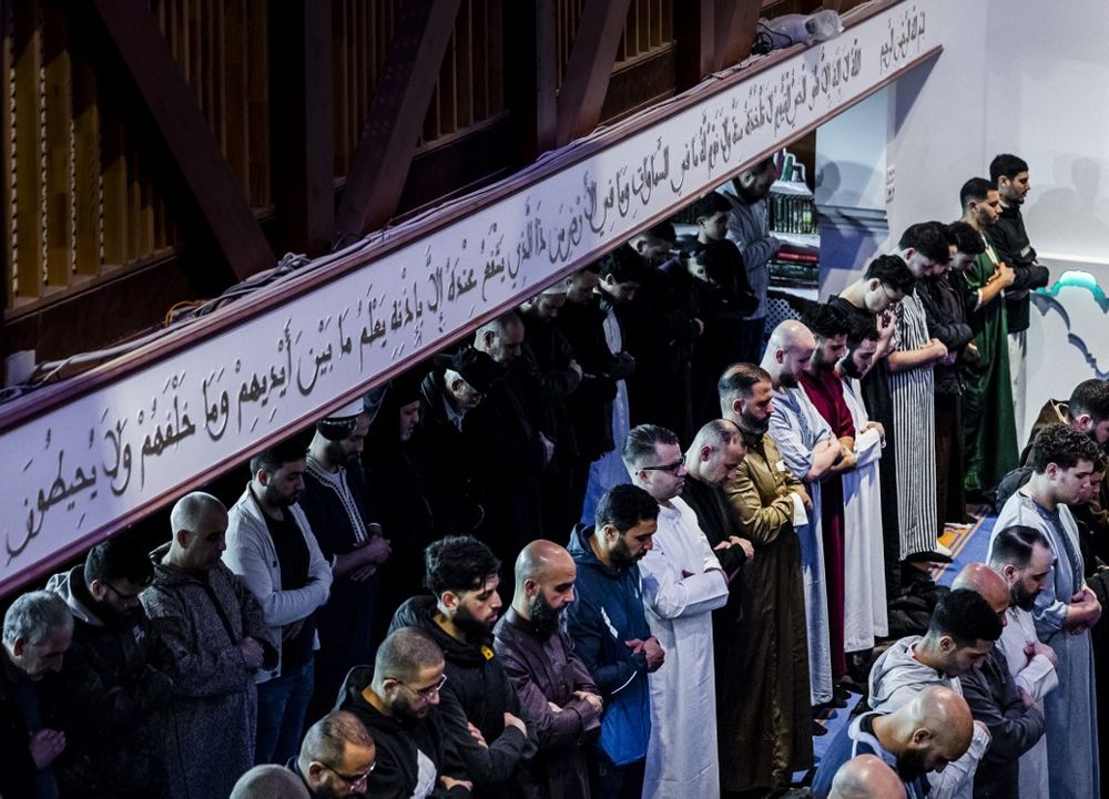 Ramadan Begins For Muslims Across The World With Fasting And Prayers ...