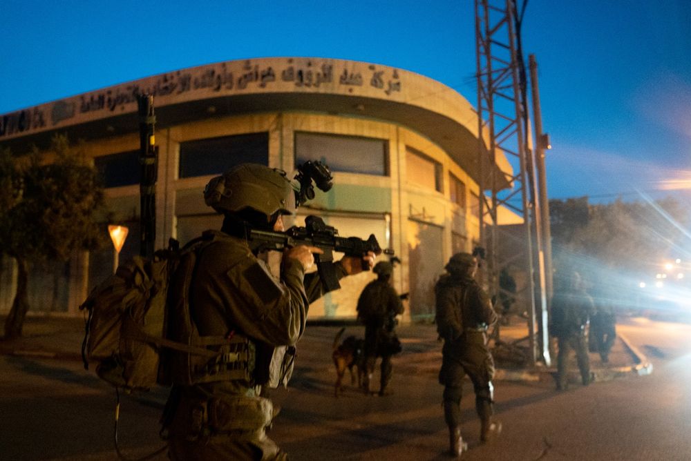 Israeli Forces Arrest 10 Wanted Suspects In Overnight West Bank Raid ...