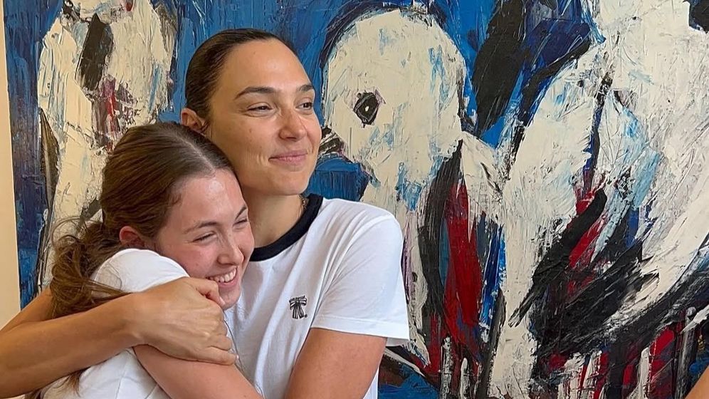 Gal Gadot Rencontre Des Anciennes Otages Du Hamas : "vous Êtes Une ...
