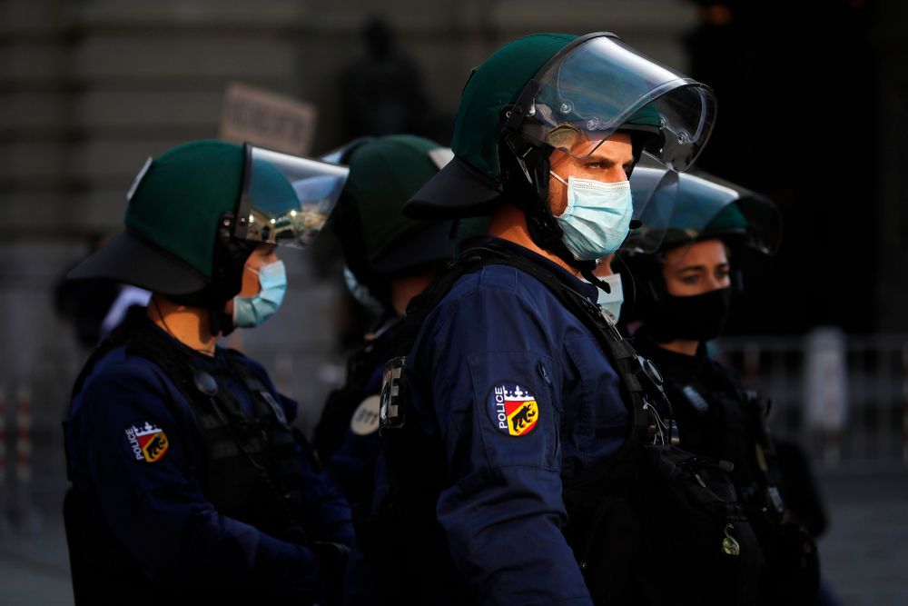 Switzerland: Two Arrested In Connection To Vienna Shooting Attack - i24NEWS