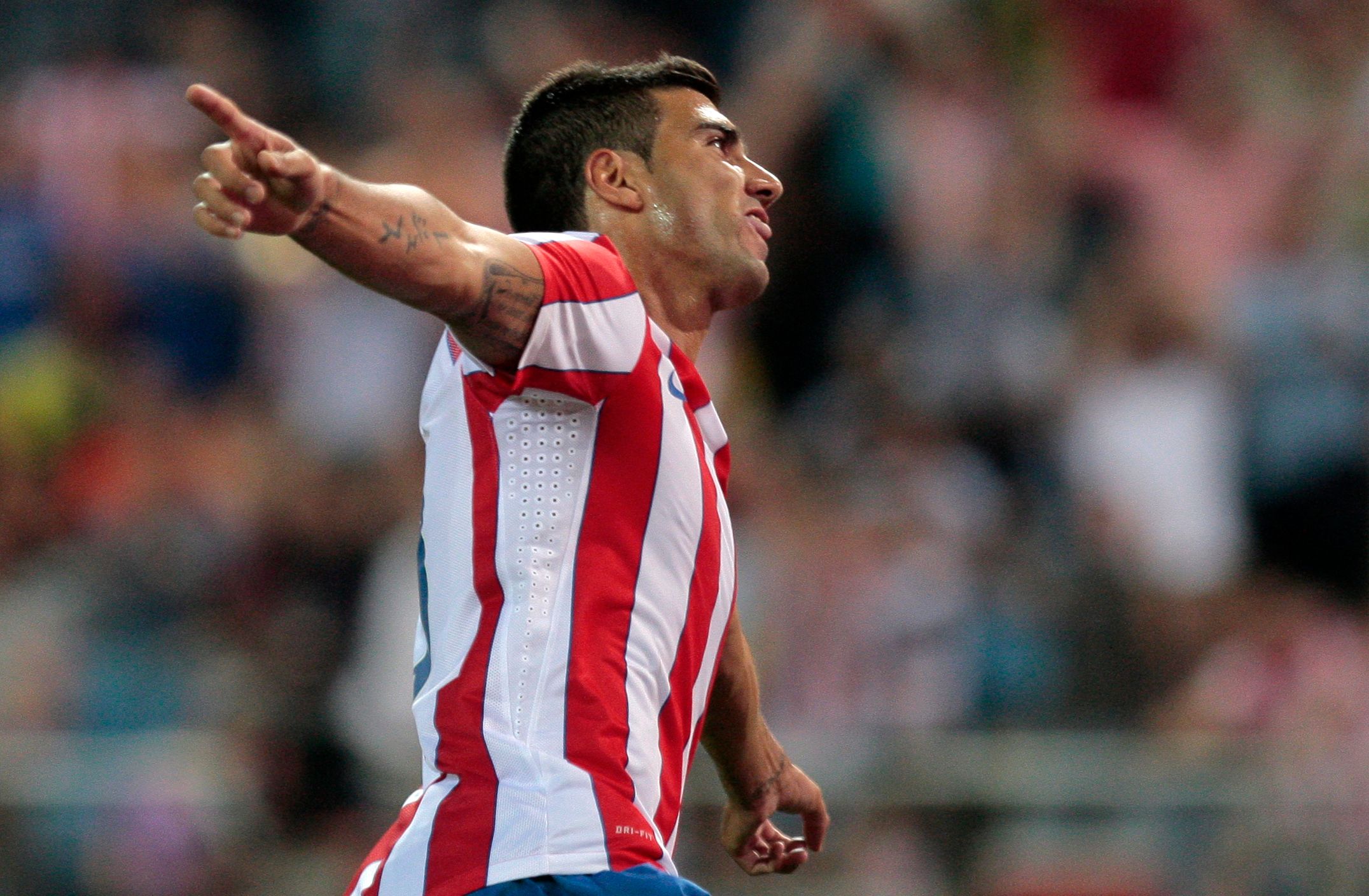 Grief As Arsenal 'Invincibles' Star Reyes Killed In Car Crash In Spain ...