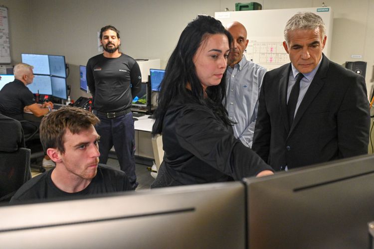 Israel's PM Lapid Takes Security Tour Of Karish Gas Rig - i24NEWS