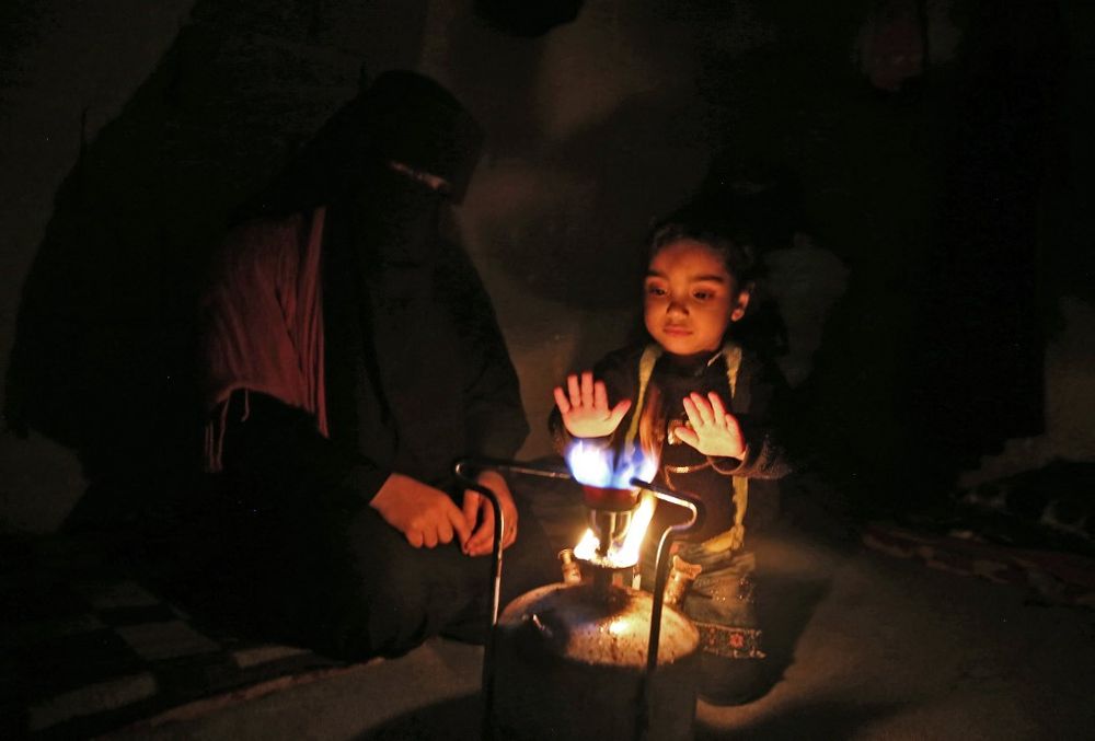 Syrians Turn To Old Methods Of Heating, Lighting Their Homes - i24NEWS