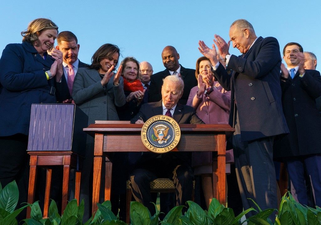 US: Biden Signs $1 Trillion Infrastructure Bill Into Law - i24NEWS