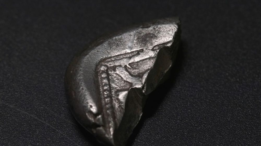 Archeologists Unearth 'extremely Rare' Intentionally Broken 2,500 Year ...