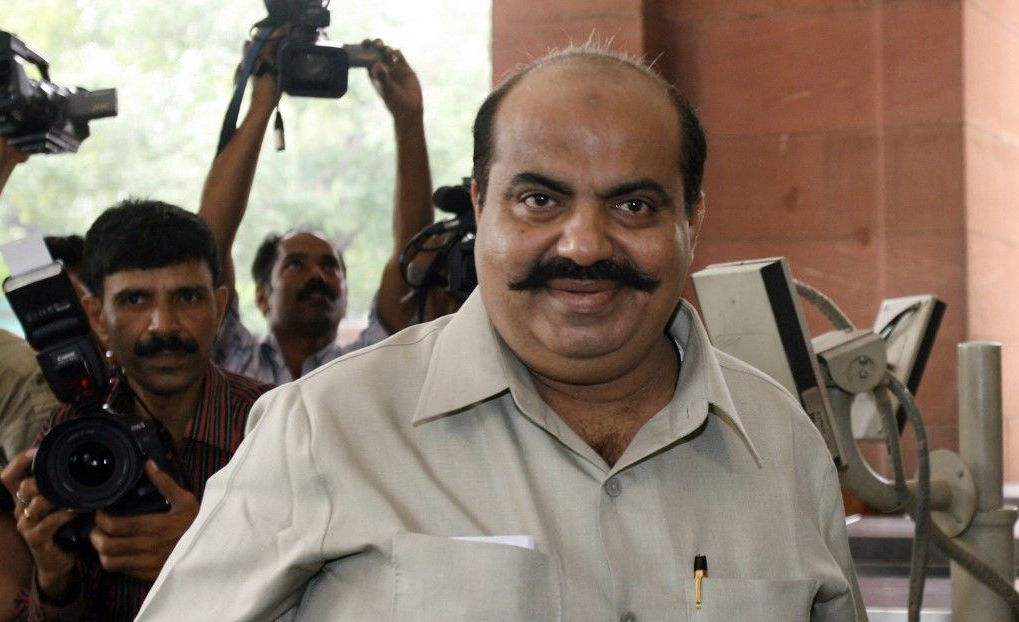 Former Indian Politician Atiq Ahmed, His Brother Shot Dead Live On TV ...