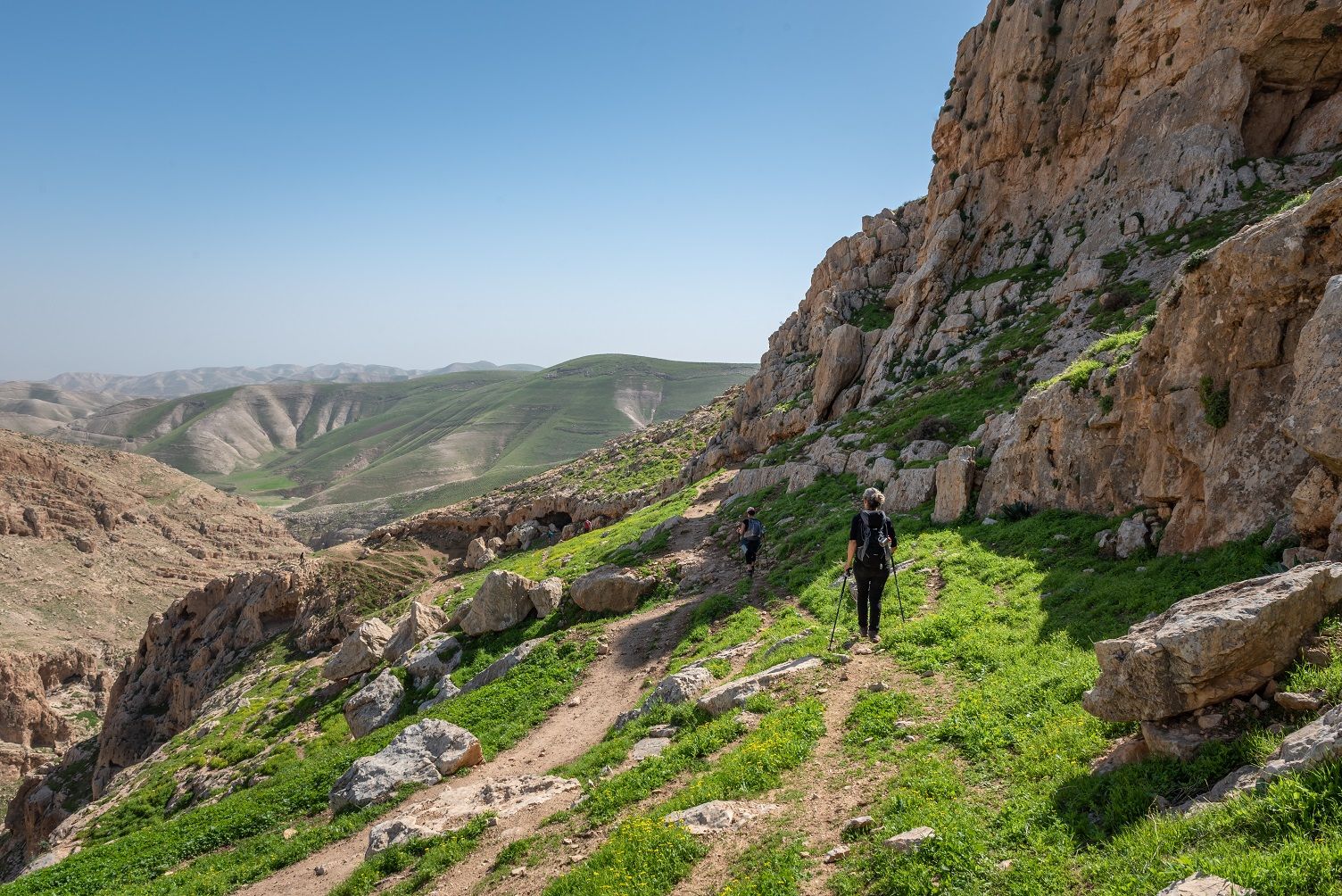 100,000 Flock To Israeli National Parks For Passover Festivities - i24NEWS