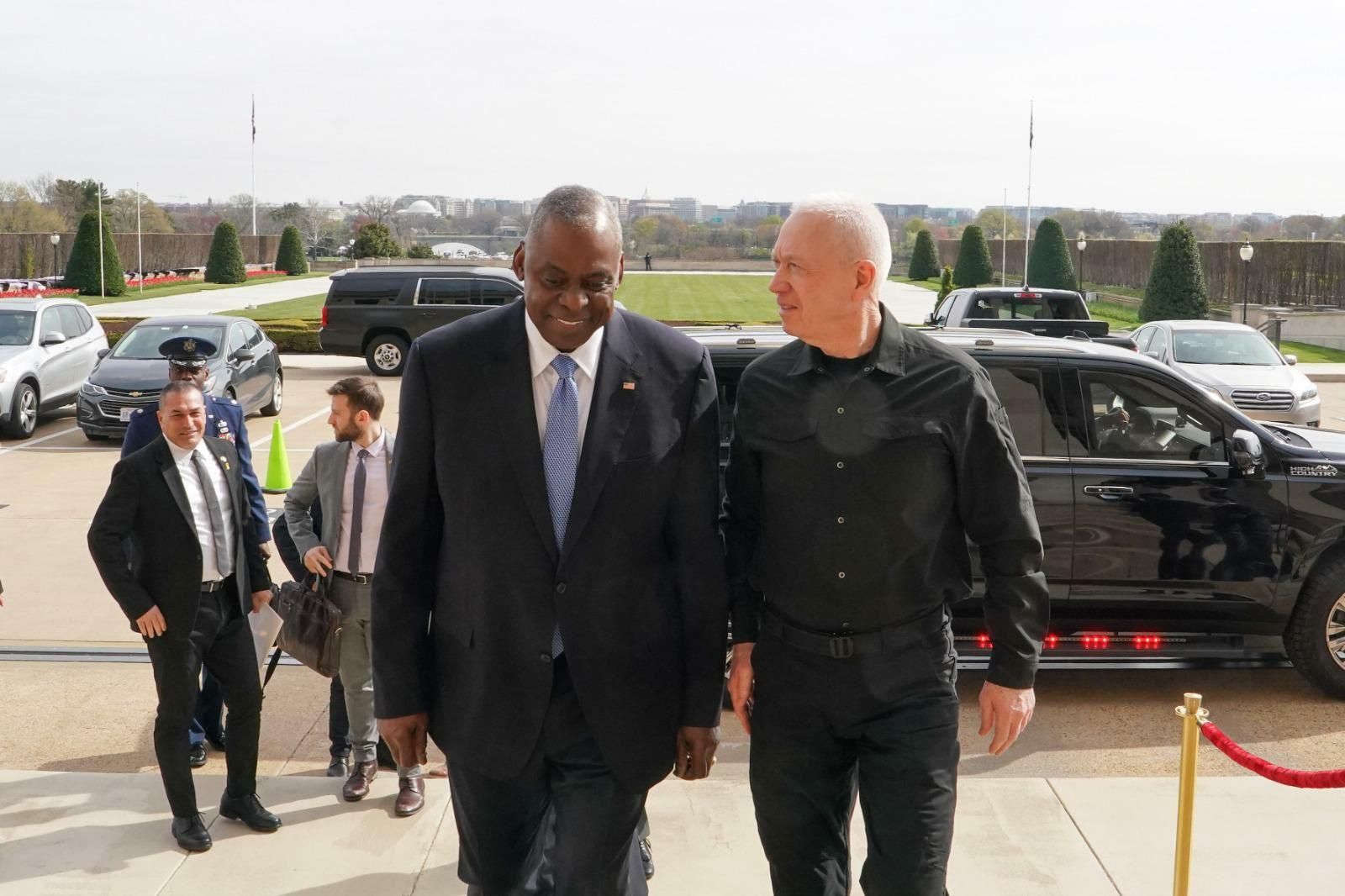 Austin Complains To Gallant U.S. Didn’t Get Notice On Iran's Consulate ...