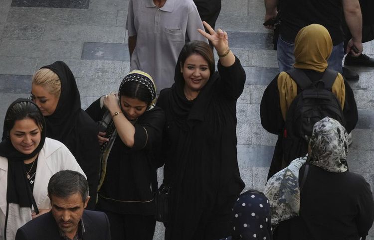 Iran Passes Bill To Strengthen Penalties For Women Violating Dress Code ...