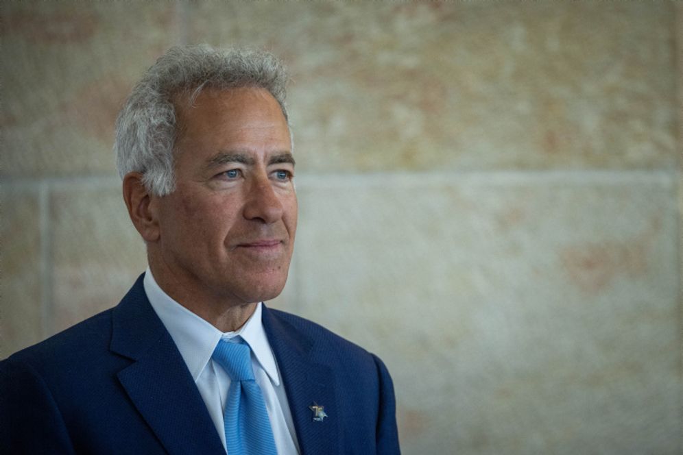 Sylvan Adams Tells I24NEWS A 'great Honor' To Light A Torch For Israel ...