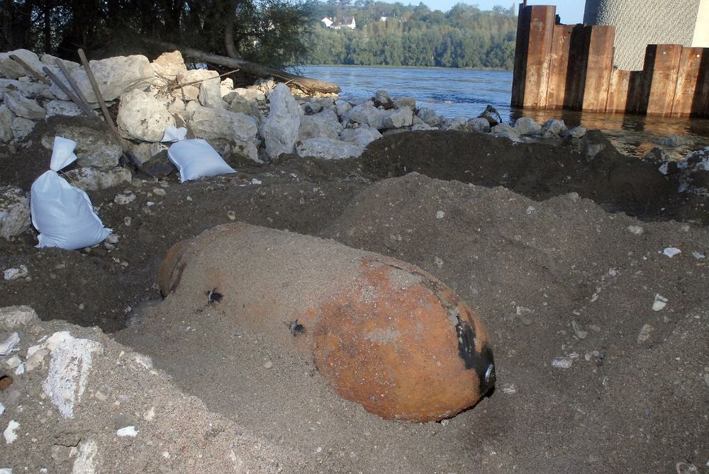Düsseldorf : 13 000 Personnes Évacuées Après La Mise Au Jour D'une Bombe De La Seconde Guerre ...