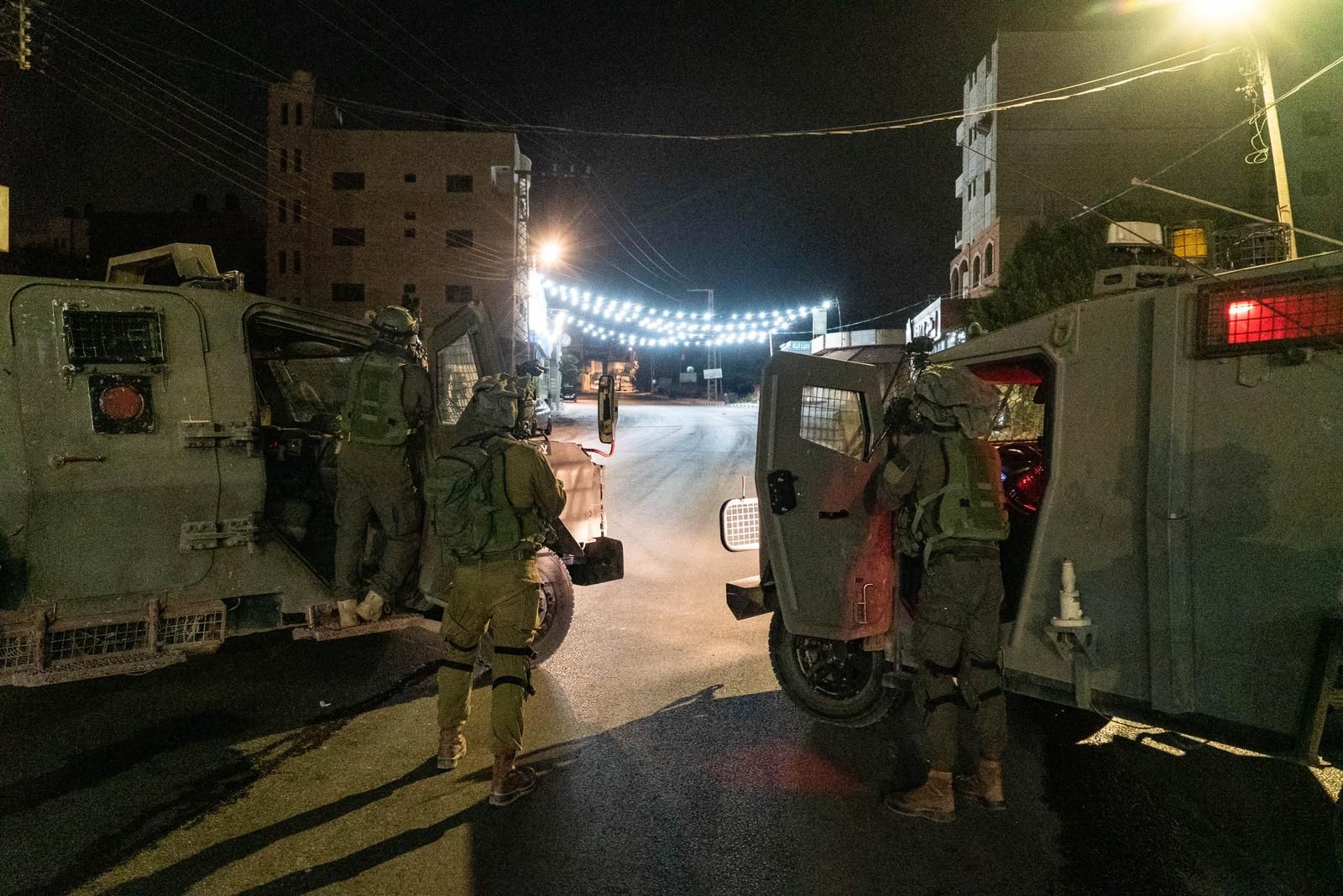 Israeli Forces Arrest 17 Terrorism Suspects Overnight - i24NEWS