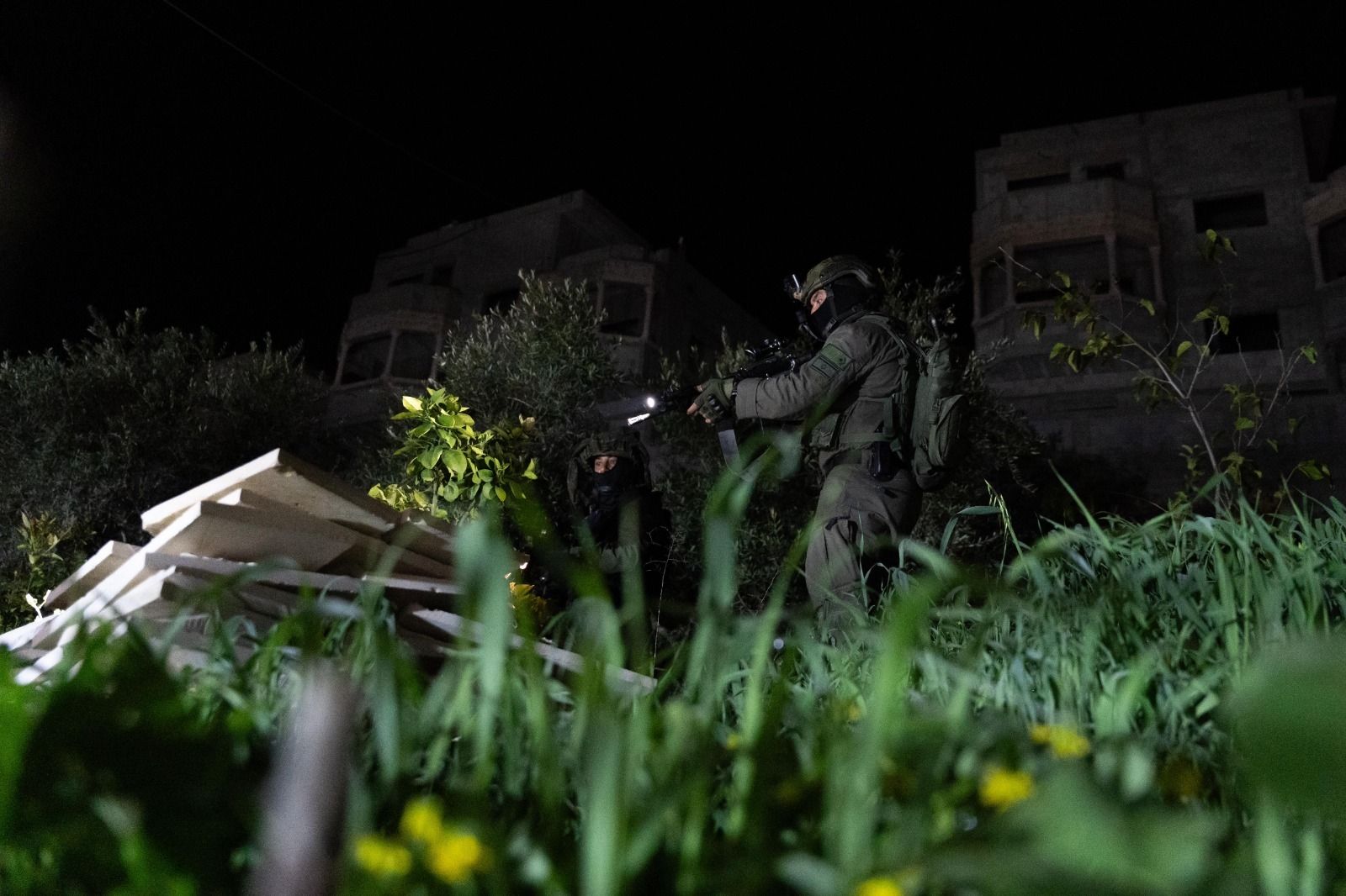 Israeli Security Forces Raid West Bank Area Following IED Attack ...