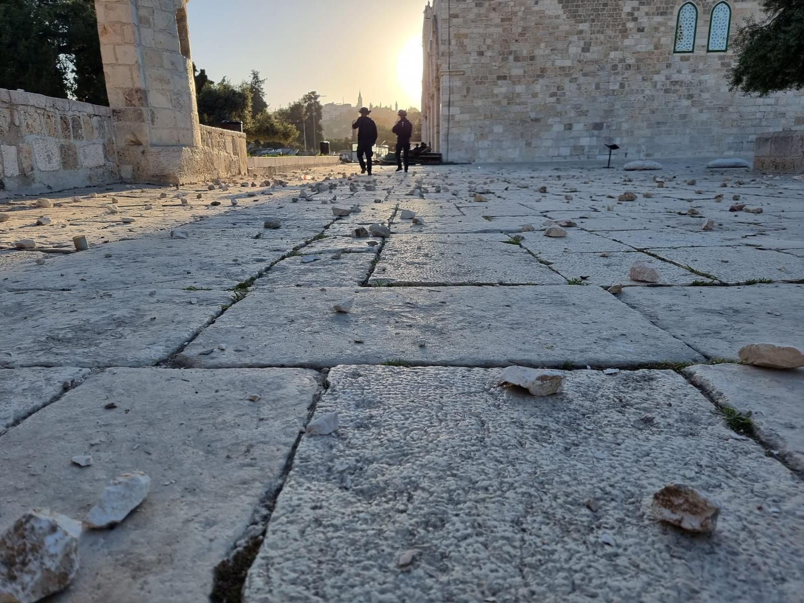 Jerusalem: Clashes At Temple Mount Leave Over 100 Wounded - i24NEWS