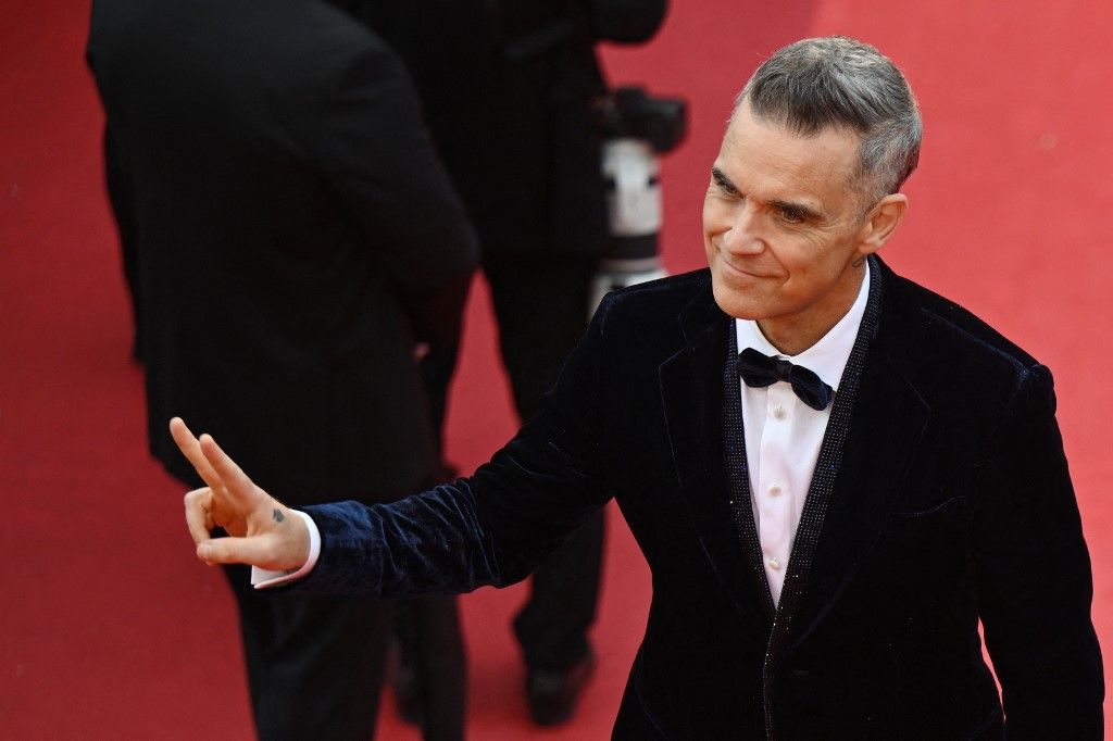 British Popstar Robbie Williams To Perform With Israeli Artist On ...