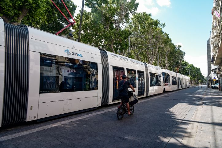 SNEAK PEAK: Inside Tel Aviv's Long-awaited Light Rail Line - i24NEWS