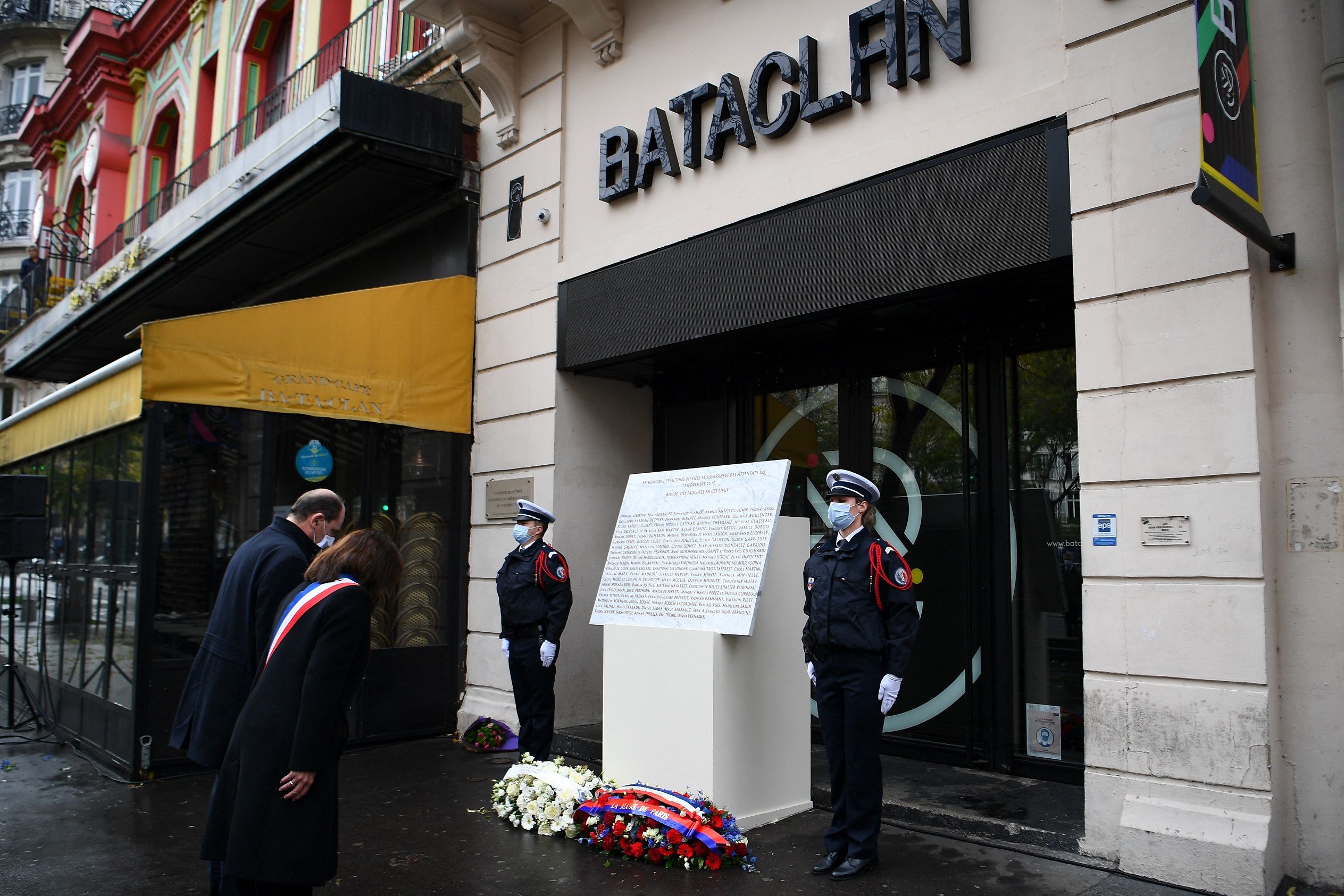 Paris: La Veuve D'un Assaillant Du Bataclan A Été Rapatriée En France ...