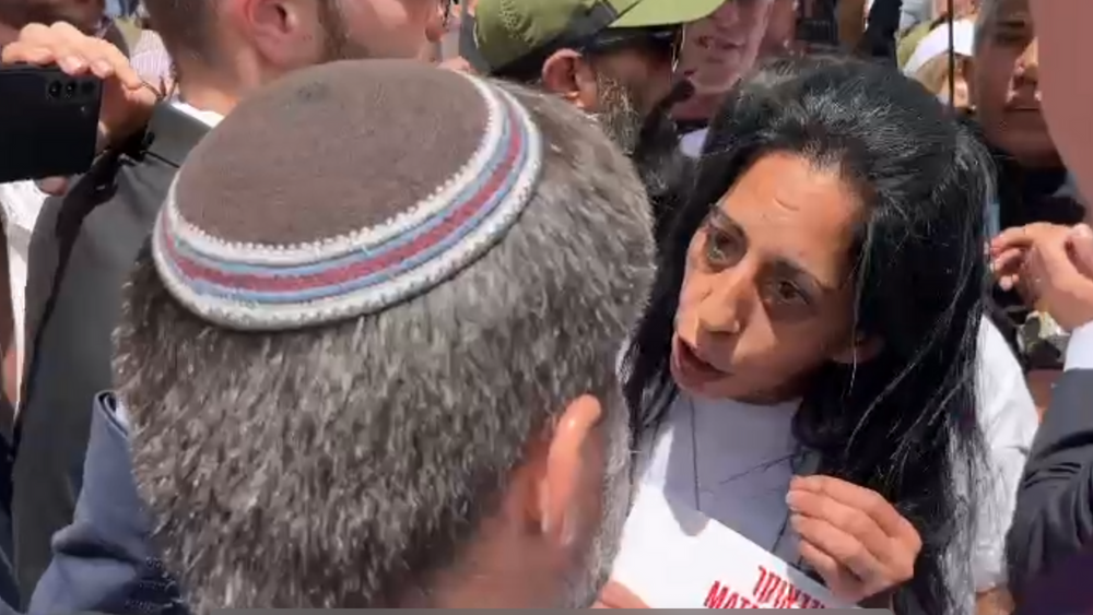 "Sauvez Ceux Qui Sont Encore Vivants, C’est Un Devoir", La Mère D’un ...