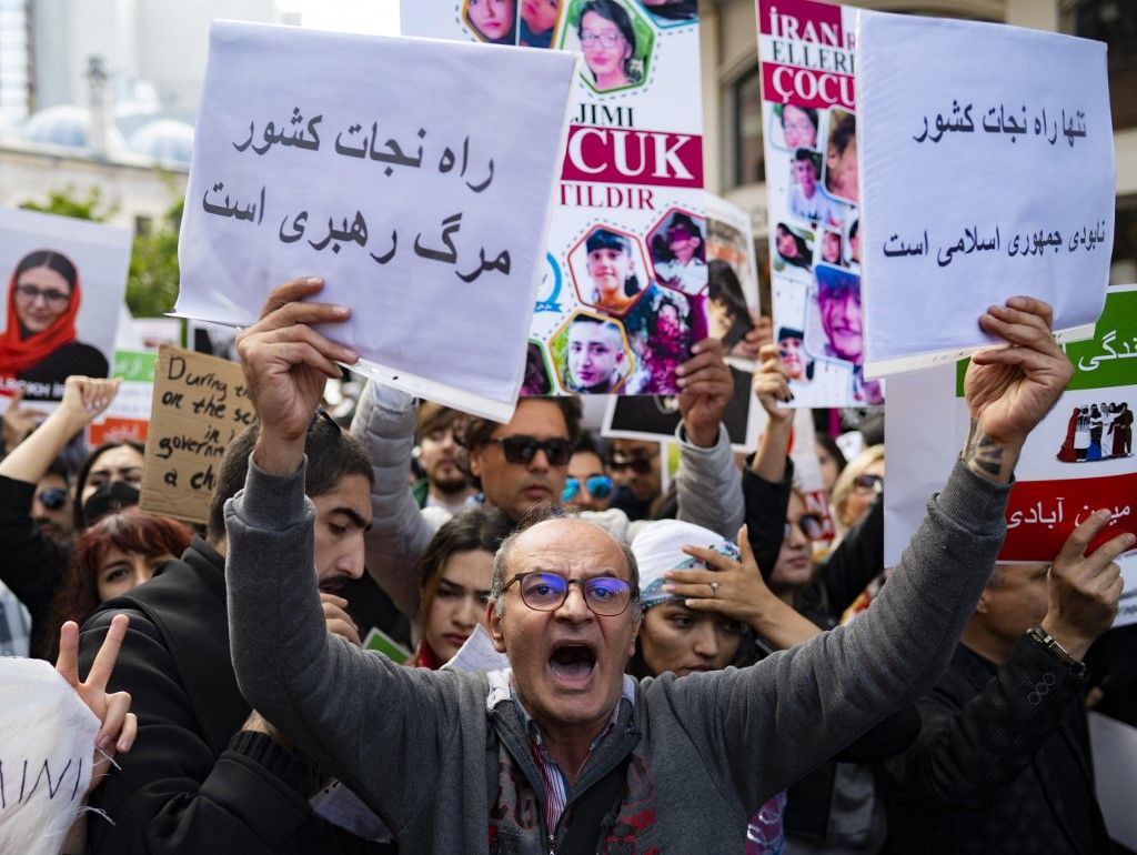 Family Rejects Official Iran Findings On Mahsa Amini's Death - i24NEWS