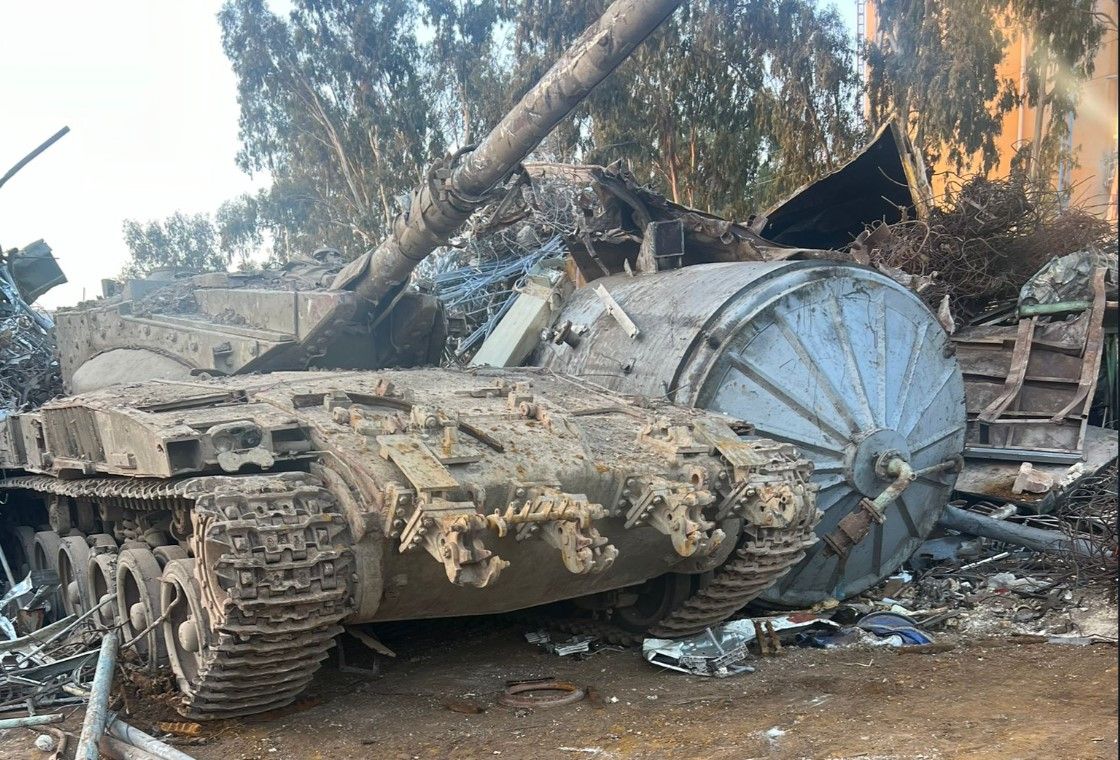 Israel Police Find Stolen Tank Hidden Amongst Rubble In A Junkyard ...