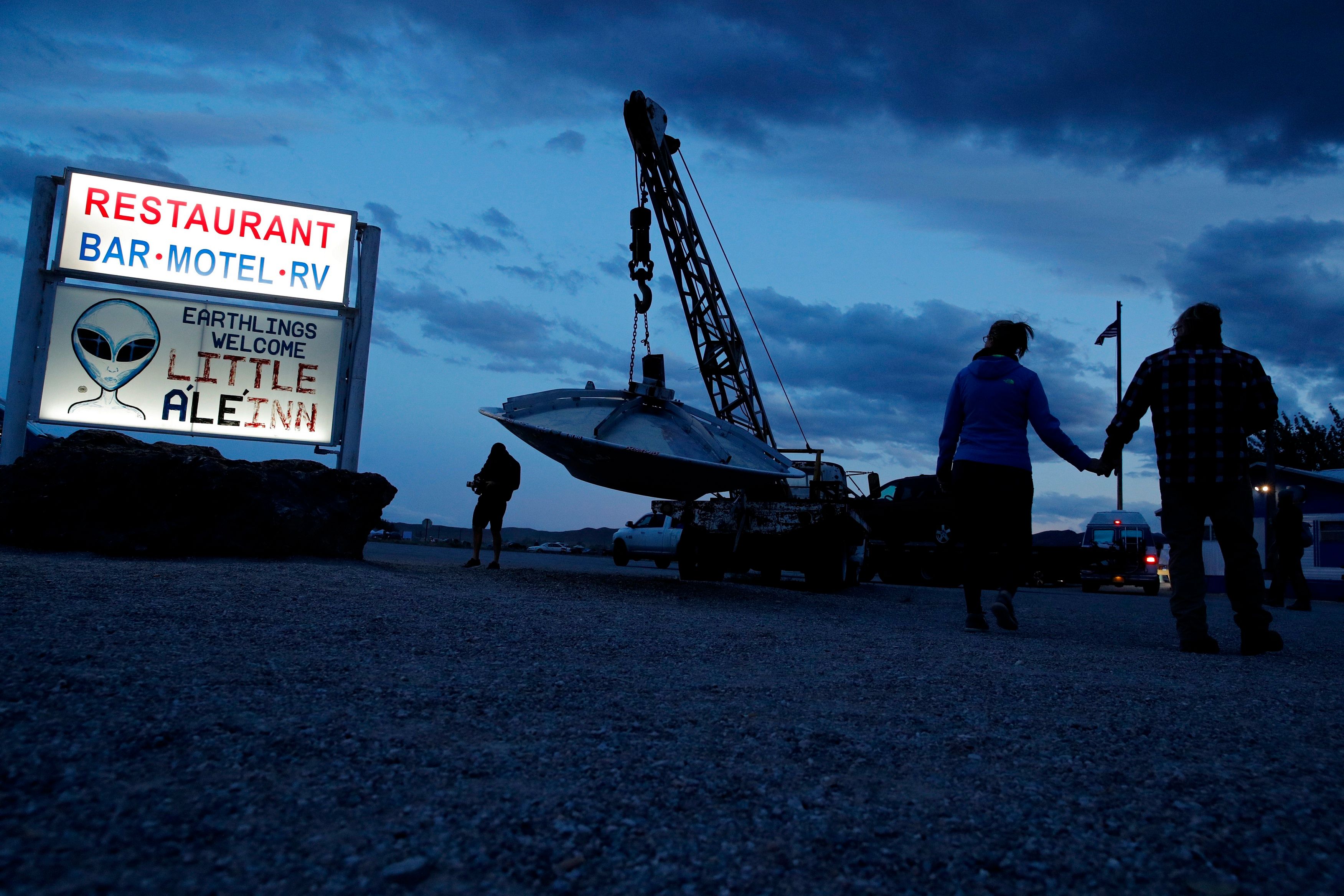 Thousands Descend On Nevada To Raid Area 51 - i24NEWS