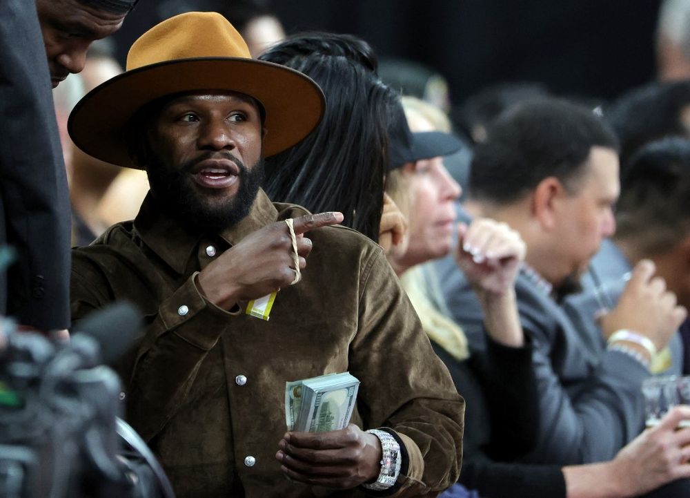 'Money Time!' Floyd Mayweather Spotted On Surprise Visit To Jerusalem - I24NEWS - i24NEWS