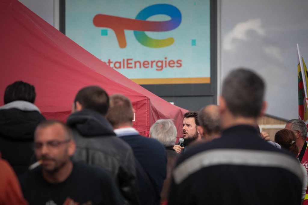 FIGURE LIBRE Total Et La France : L’essence Du Pouvoir, Par Michaël ...