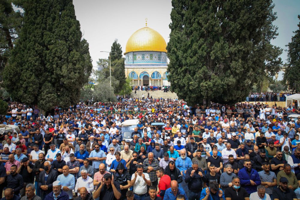 Ramadan: Thousands Gather At Jerusalem’s Al-Aqsa For First Friday ...