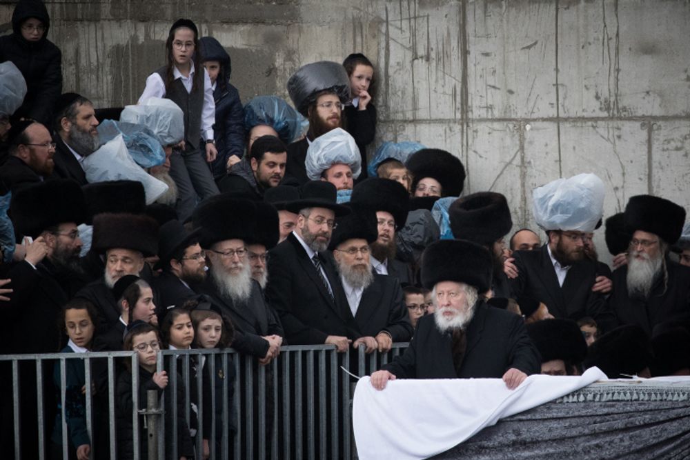 Israel: Rival Ultra-Orthodox Factions Clash, At Least 2 Detained - i24NEWS