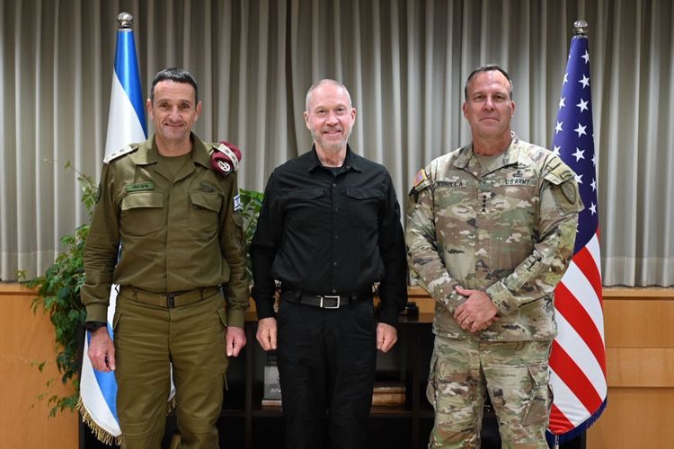 Israel's DM Gallant Meets U.S. CENTCOM Commander To Discuss IDF Exercise - i24NEWS