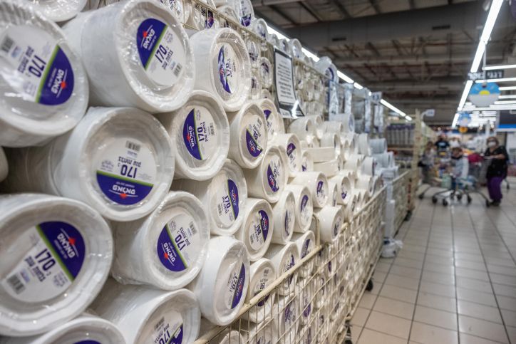 Israel Proposes Plastic Tax, World Weighs Use Of Disposables - i24NEWS
