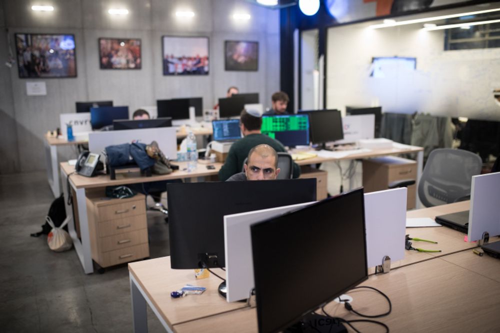 Israel: New Plan Announced To Fill Tech Vacancies - i24NEWS