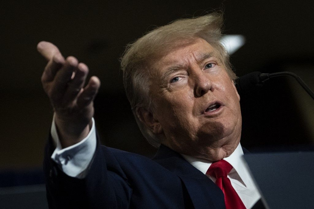 'I'M BACK': Trump Returns To Facebook, YouTube After Ban Lifted - i24NEWS