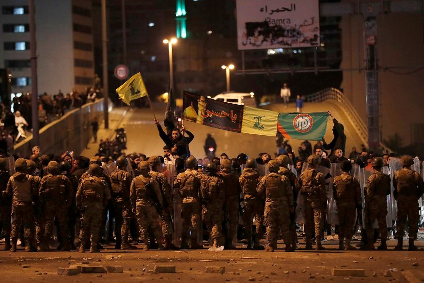 Hezbollah Supporters Attack Lebanon Anti-graft Protesters - i24NEWS