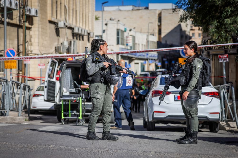 Israeli Officer Transferred After Abandoning Post During Stabbing ...