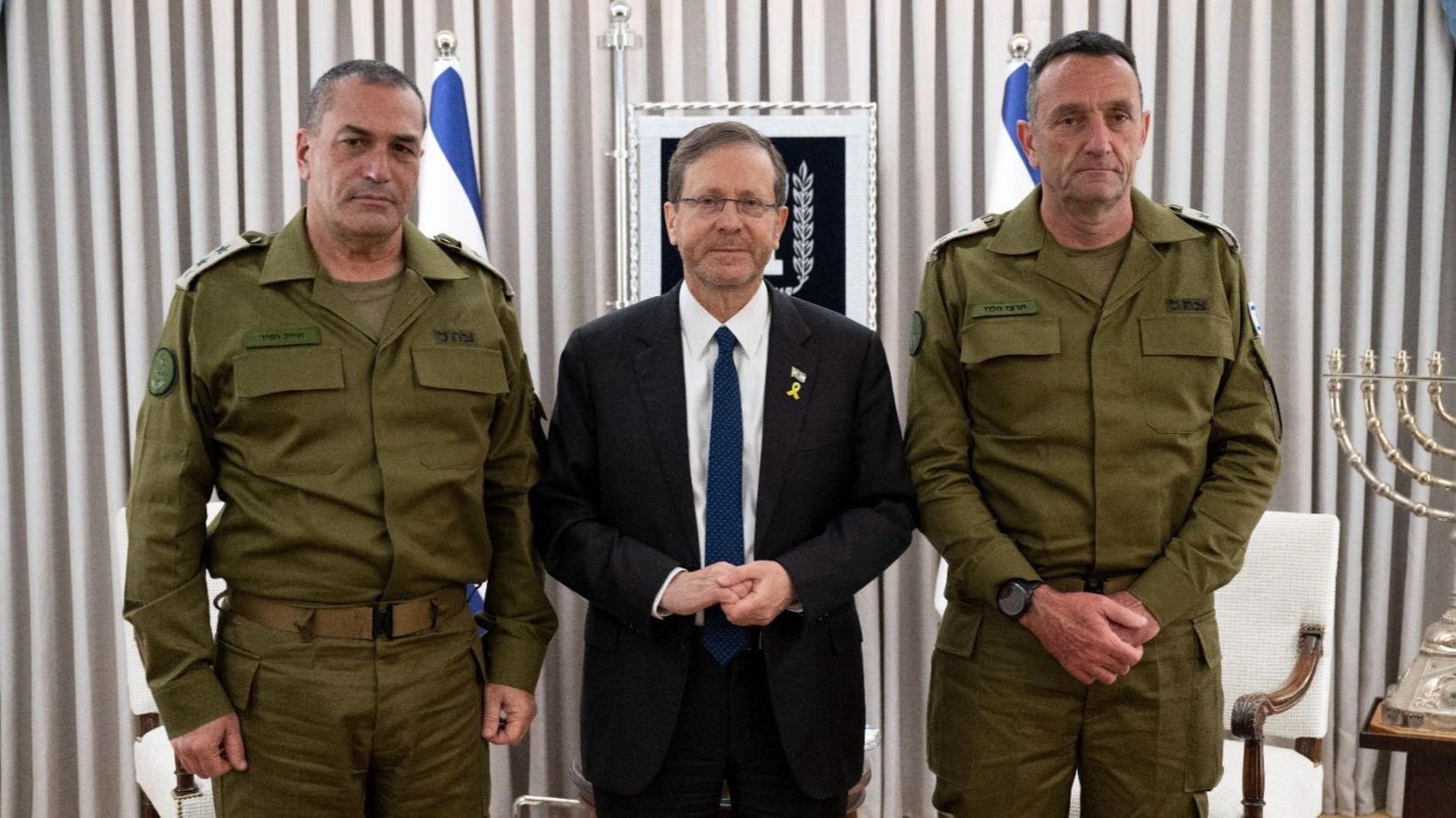 Le Président Israélien Reçoit Herzi Halevi Et Le Nouveau Chef D'état ...