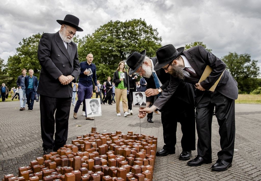 Nearly 25% Percent Of Dutch Millennials And Gen Z Think Holocaust 'myth ...