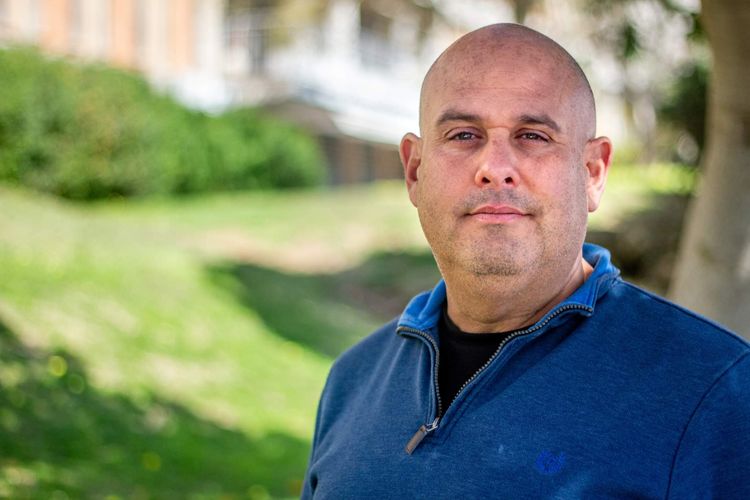 Outside Of High-tech Sector, Israelis Struggle Financially - i24NEWS